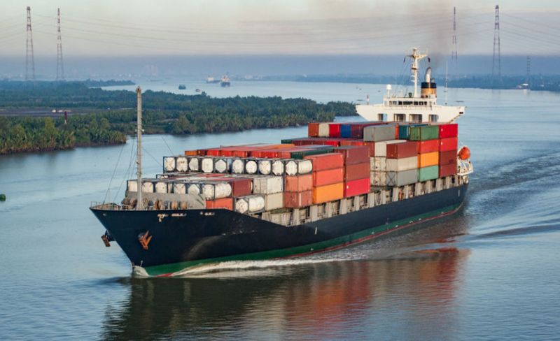 “Bijeli labud” prošao “kroz dramu”: Brod se zaglavio nakon što je ...