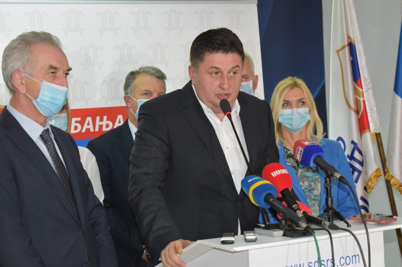 Dogovor postignut! Radović je od danas član SDS-a, Šarović mu dao ove ...