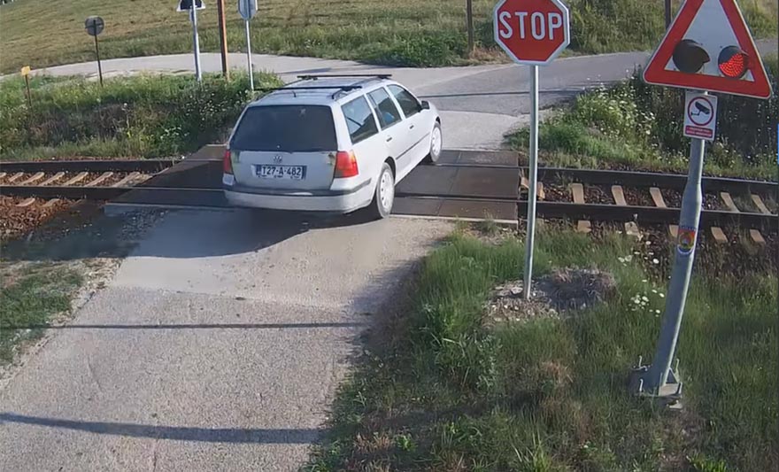 Neodgovorni vozač u Doboju: Pukom srećom izbjegao tragediju VIDEO | BL ... Neodgovorni vozač u Doboju: Pukom srećom izbjegao tragediju VIDEO | BL ...