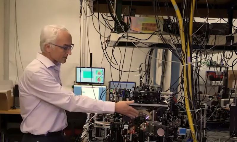 Srpski naučnik u Americi radi na najmoćnijem kvantnom računaru VIDEO ...
