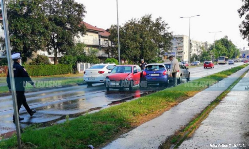 Saobraćajka u Banjaluci: Sudarila se tri automobila | BL Portal