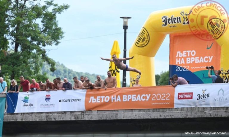 Skokovima sa Gradskog mosta otvoreno “Ljeto na Vrbasu”: Igor Arsenić ...