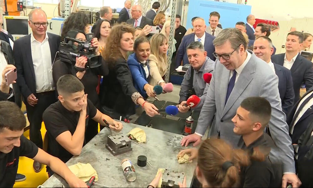 Zaposleno 200 novih radnika: Vučić na otvaranju novog pogona kompanije ...