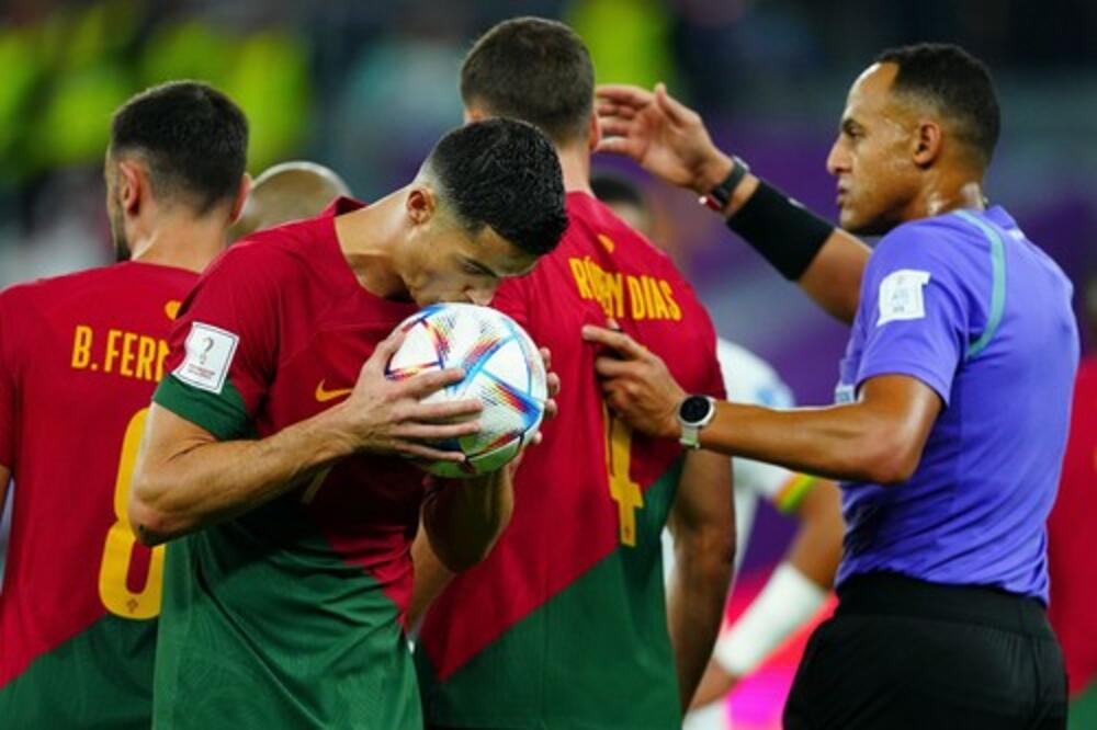 Portugalci preživjeli Ganu, Ronaldo ušao u istoriju Mundijala: Zvezdin ... Portugalci preživjeli Ganu, Ronaldo ušao u istoriju Mundijala: Zvezdin ...