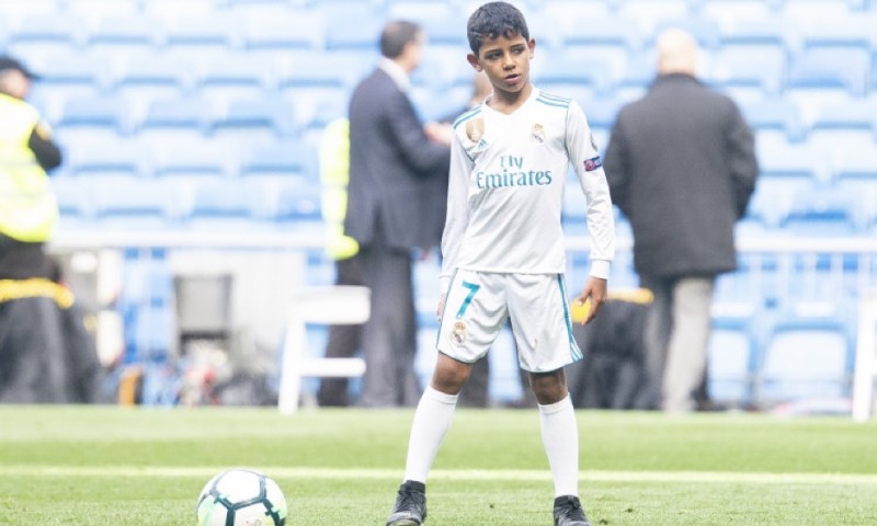 Krenuo očevim stopama: Ronaldo junior potpisao za Real! | BL Portal Krenuo očevim stopama: Ronaldo junior potpisao za Real! | BL Portal
