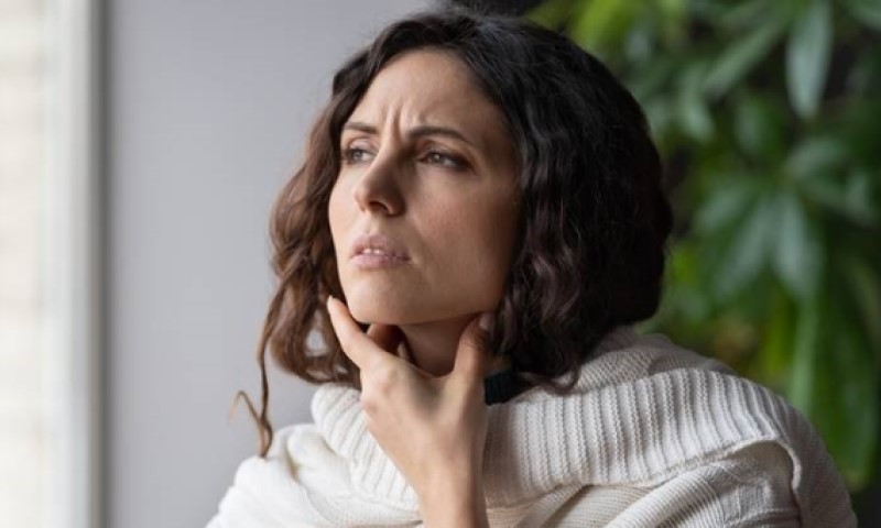 Jedan se često javlja kad govorite: Ovo su tri rana simptoma raka grla ...