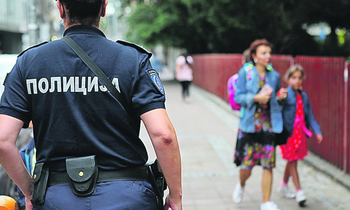 Od početka do kraja nastave: U svim školama u Srbiji od danas prisutni policajci | BL Portal