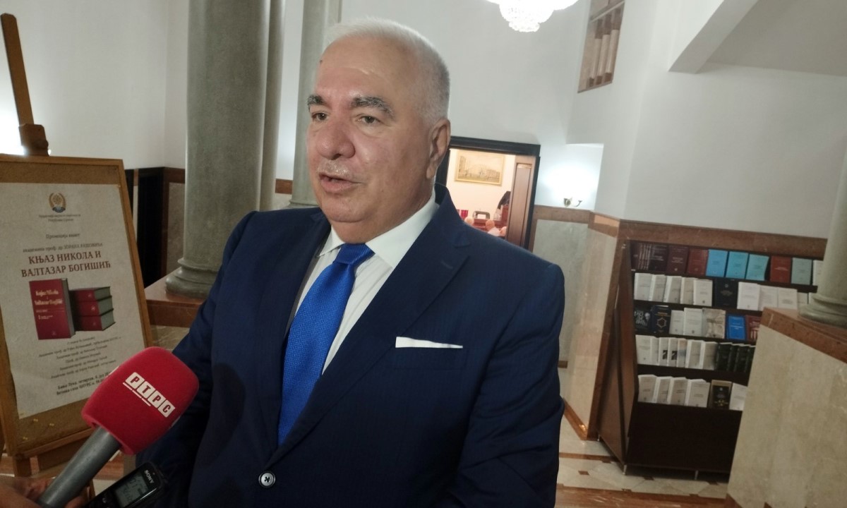 Autora akademika Zorana Rašovića: U ANURS-u promovisana publikacija ...