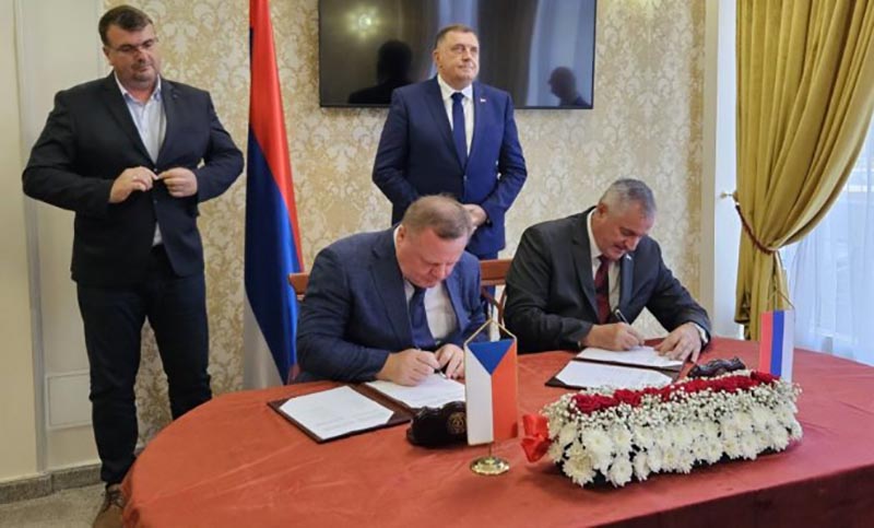 Nova investicija! Višković potpisao memorandum sa predstavnicima ... Nova investicija! Višković potpisao memorandum sa predstavnicima ...