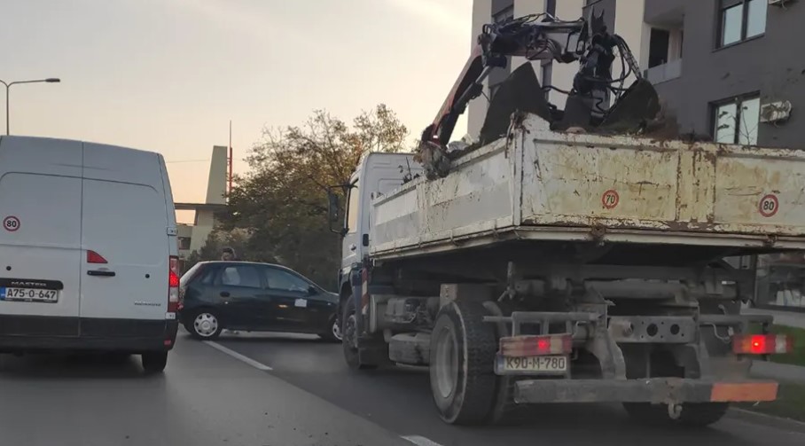 Novi udes u Banjaluci: Saobraćajna nezgoda na zapadnom tranzitu, usporen saobraćaj | BL Portal