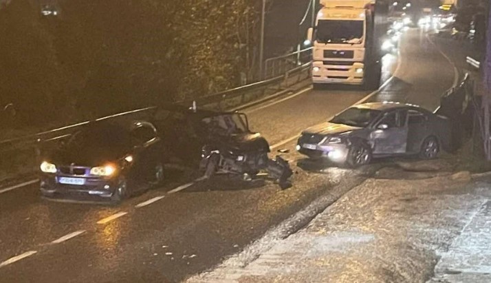 Težak sudar tri vozila: U saobraćajnoj nesreći povrijeđene dvije osobe | BL Portal