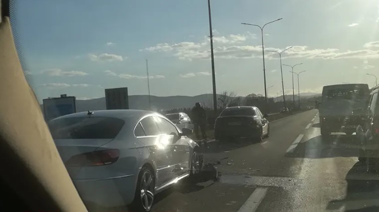 Gužva iz pravca Laktaša: Sudar na zapadnom tranzitu u Banjaluci | BL Portal