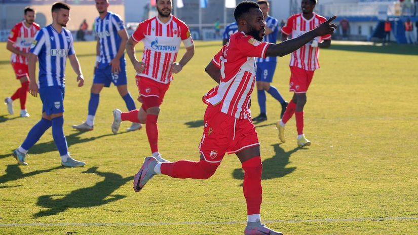 Zvezda sigurna u Novom Pazaru: Crveno-bijeli se vratili na prvo mjesto ... Zvezda sigurna u Novom Pazaru: Crveno-bijeli se vratili na prvo mjesto ...