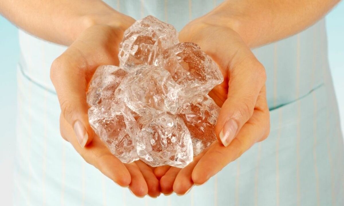Uklonite stres i bol: Kocka leda čini čuda ako je držite na ovom dijelu ...