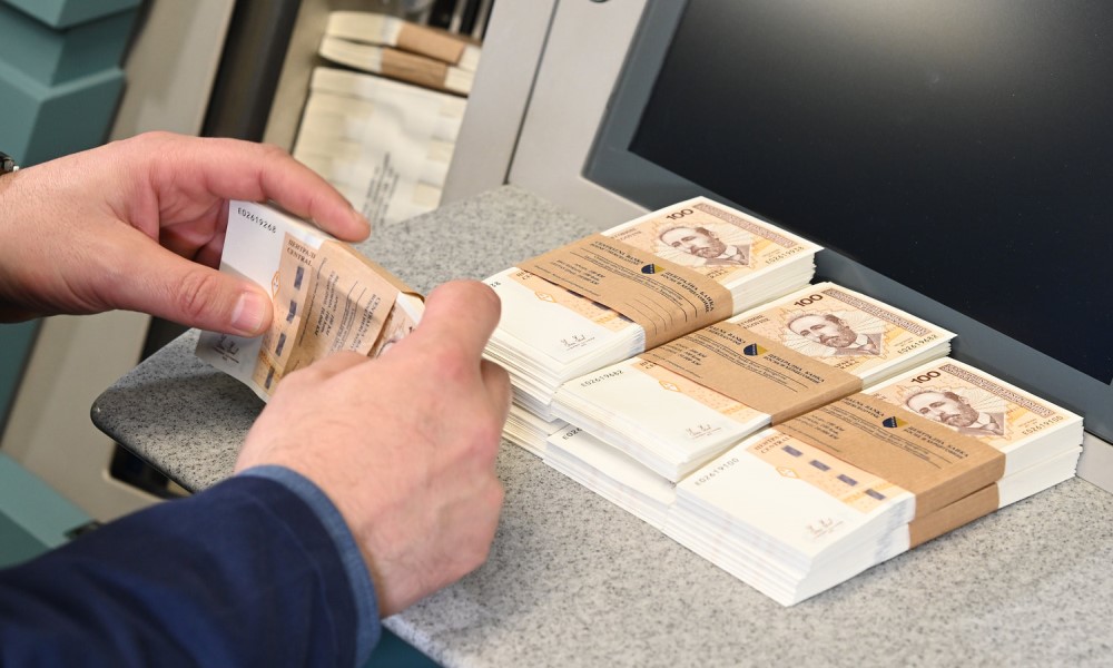 Pazite na kamatu: Evo šta treba da znate o dozvoljenom minusu u banci ...