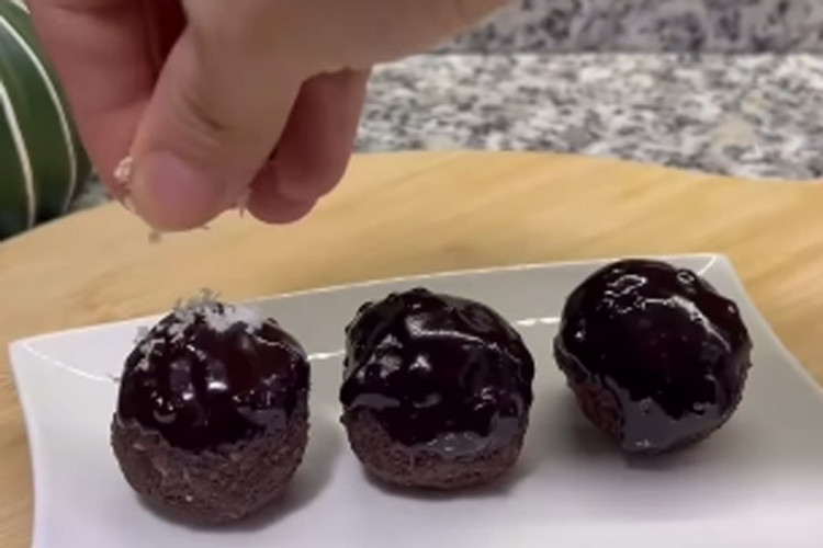 Poslastica spremna za samo pet minuta: Koko banana sa samo tri sastojka ...