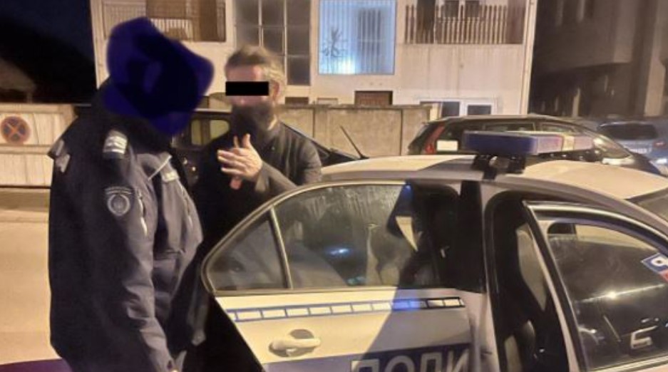 Nudio im novac za jedan “poslić”: Manijak u mantiji zlostavljao dječake ...