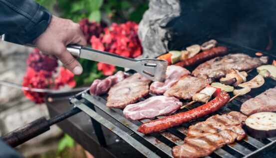 Meso, hljeb, prilozi, piće… Koliko je koštao prvomajski roštilj za ...