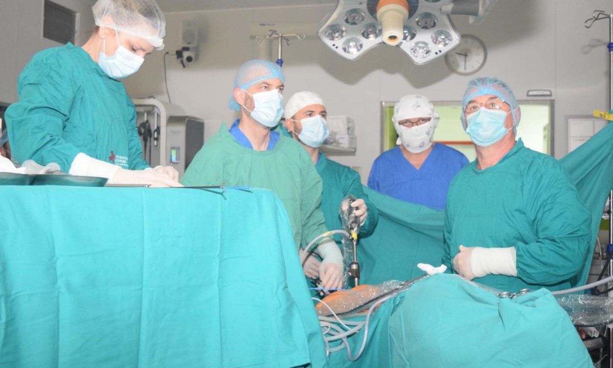 Stručnjaci iz Ljubljane u Banjaluci: Robotska hirurgija predstavljena ...