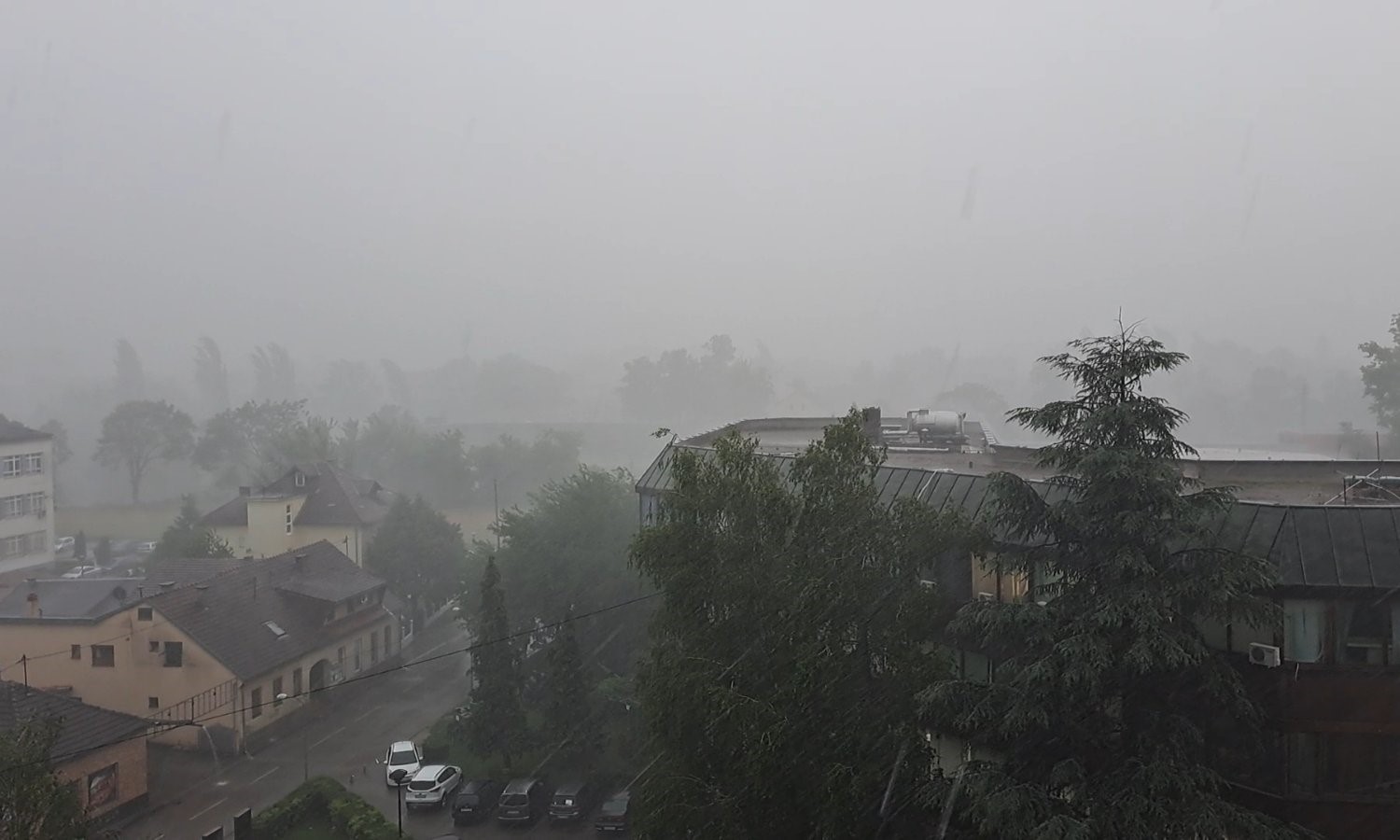 Nevrijeme pogodilo Banjaluku: Pogledajte šta je učinio grad FOTO/VIDEO ...