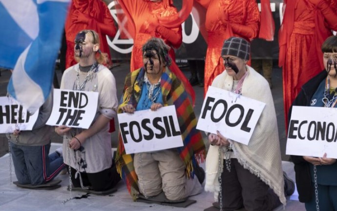 Suspendovani letovi u Frankfurtu: Aktivisti se zalijepili za beton i ...