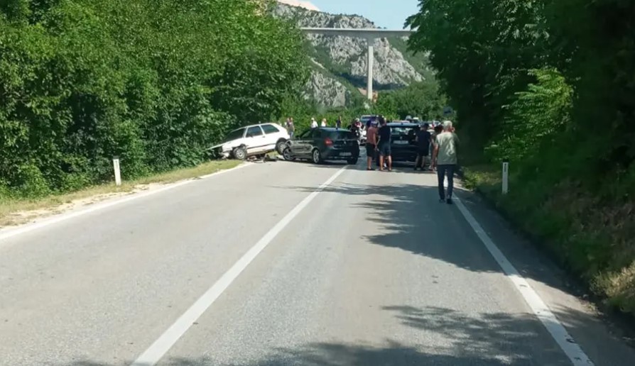 Žestok sudar više vozila u ovom dijelu BiH: Saobraćaj potpuno obustavljen | BL Portal