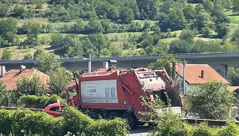 Teška nesreća, sudar kamiona i automobila: Jedna osoba stradala | BL Portal