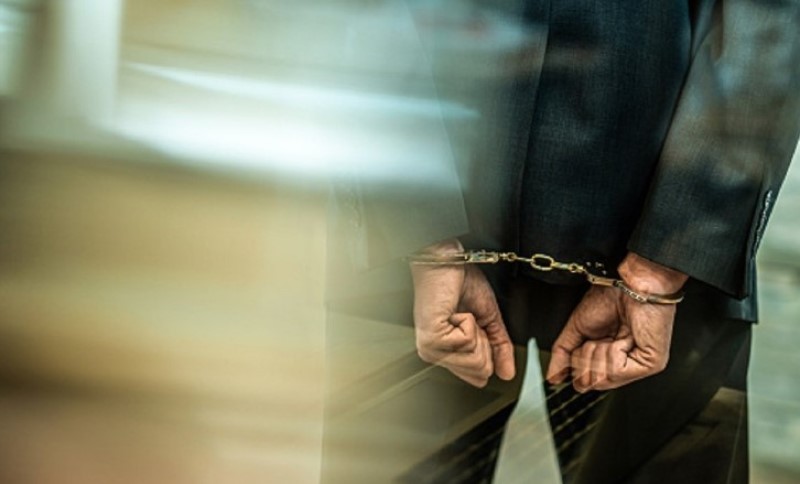 Lisice na ruke! Bacio 12 kilograma droge u šumu, pa “pao” jer se auto i dalje osjećao na kanabis ...