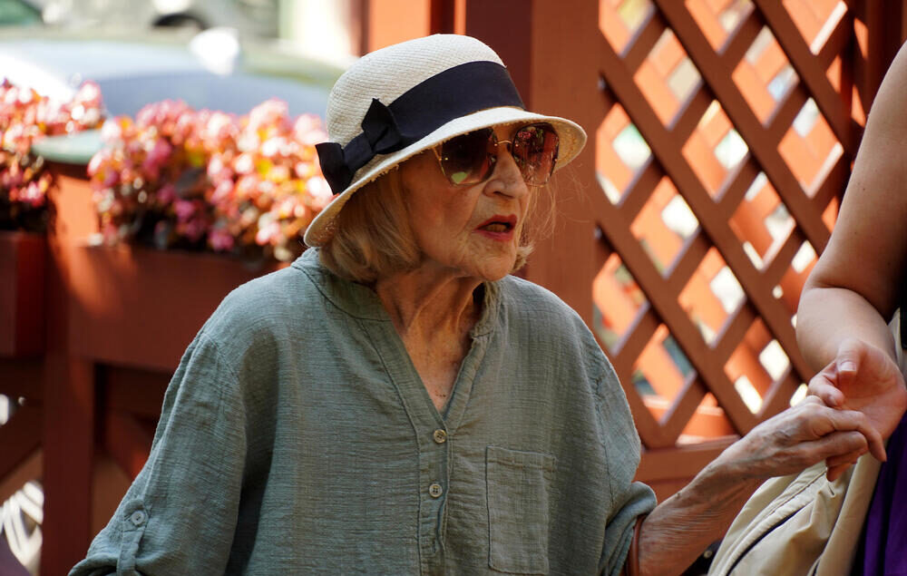 Preminuo sin Mire Banjac: Glumica zavijena u crno nakon gubitka najveće ...