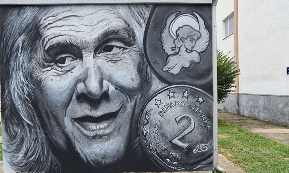 Po motivu velikog hita: Ulice Doboja od danas krasi mural Bore Čorbe ...