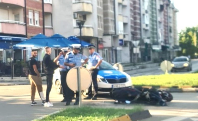 Udes u Banjaluci: U kružnom toku oboren motociklista | BL Portal