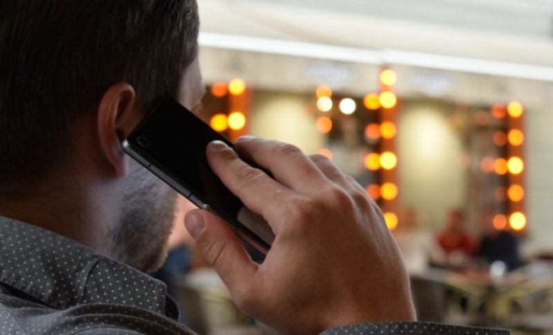 Dnevna doza humora: Momci, čiji je ovo telefon | BL Portal