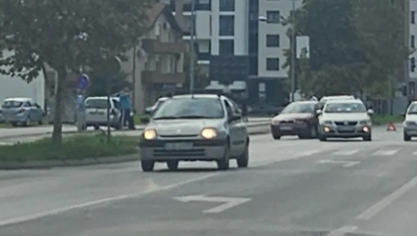 Vozači, oprez: Sudar tri vozila u banjalučkom naselju | BL Portal