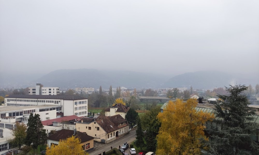 Magla „okovala“ Banjaluku: Vazduh u gradu vrlo nezdrav, za vikend bio i ...