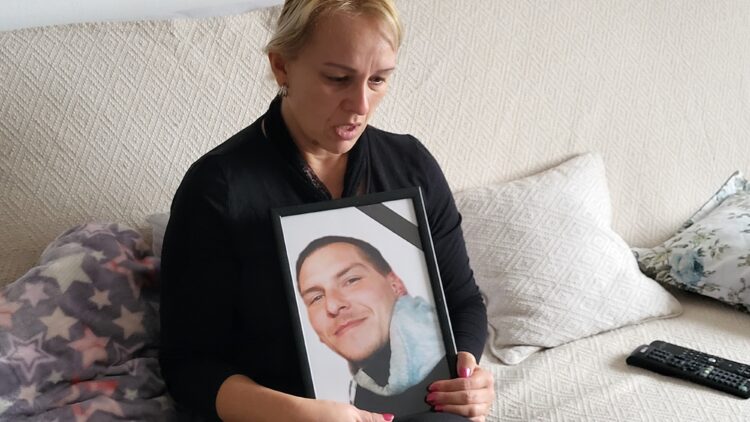 Majka mladića stradalog pri padu nadstrešnice u Novom Sadu: Nisu ...