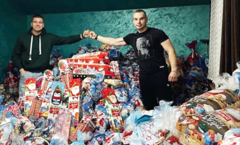 Braća za primjer! Bokseri iz Gradiške prikupili 772 paketića tokom humanitarne akcije | BL Portal