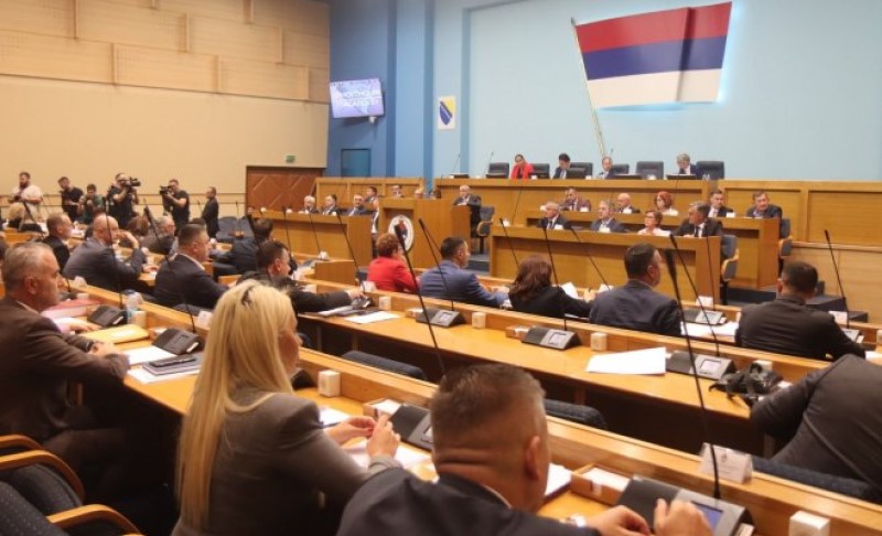 Stupaju na snagu danom donošenja: Predsjednici klubova poslanika ... Stupaju na snagu danom donošenja: Predsjednici klubova poslanika ...
