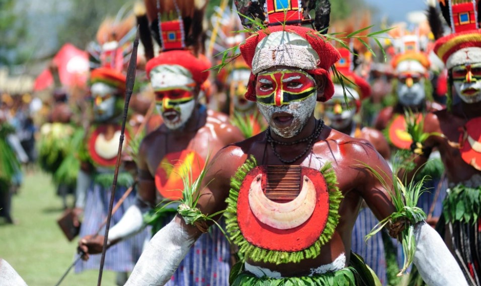 Jezive scene: Kanibali iz Papua Nove Gvineje šokirali svijet | BL Portal