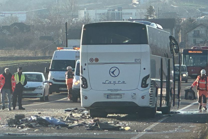 Saslušan vozač autobusa: Preticao kolonu i nije stigao da se vrati u traku, poginule dvije osobe ...