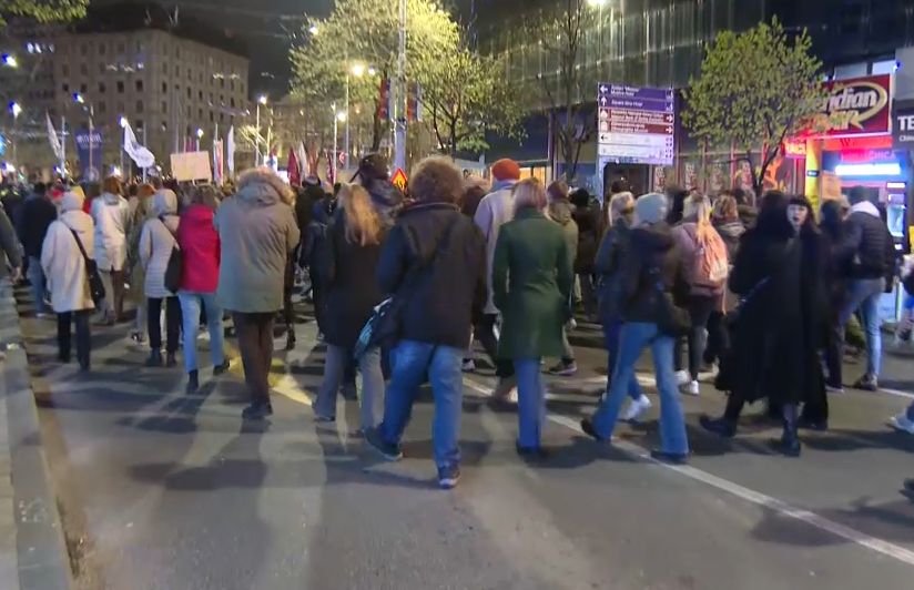 Protesti u Novom Sadu, Beogradu i Kragujevcu zbog napada na studente ...