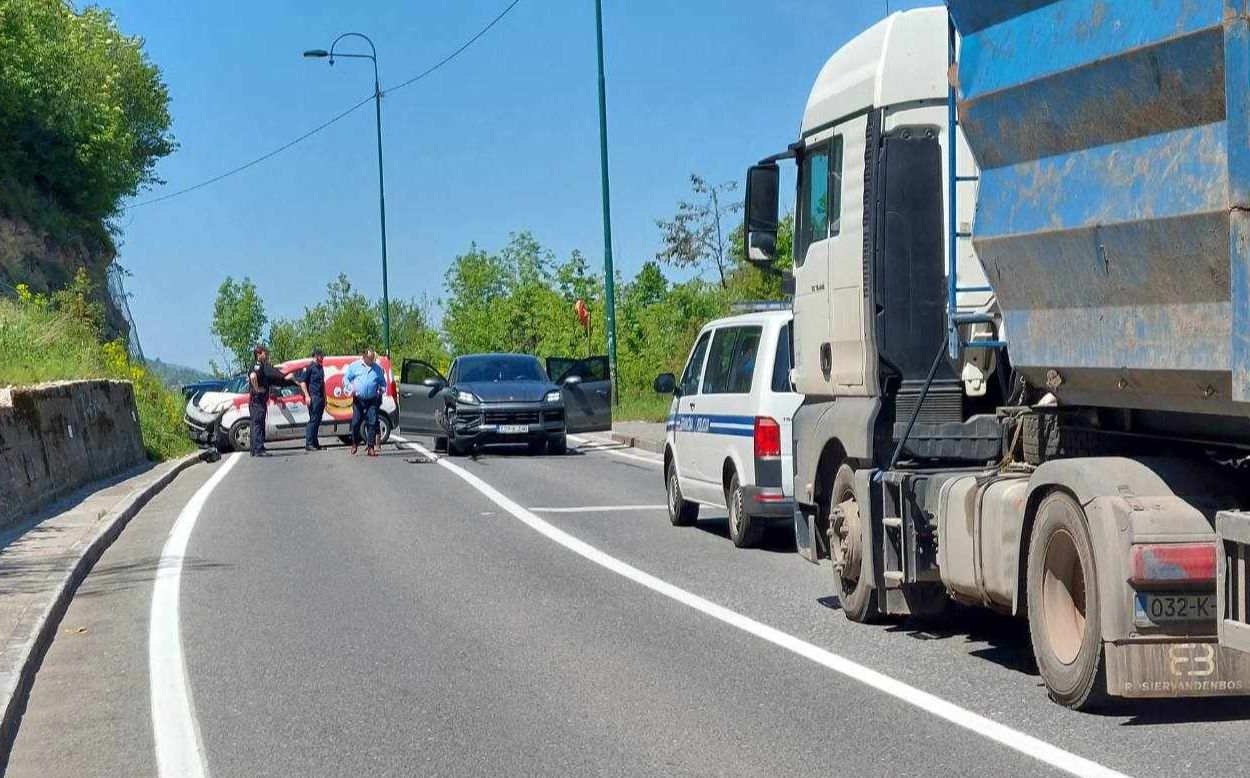 Sudar dva vozila: Ima povrijeđenih, saobraćaj obustavljen | BL Portal