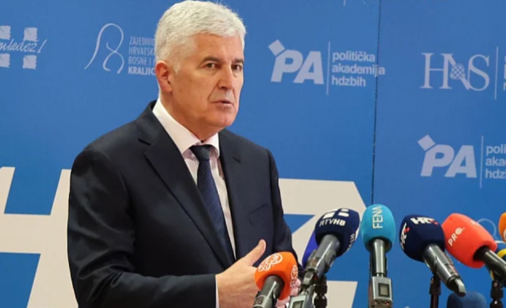 Čović o Šmitu: Nije ga niko imenovao koliko ja vidim, rekao sam mu da ...