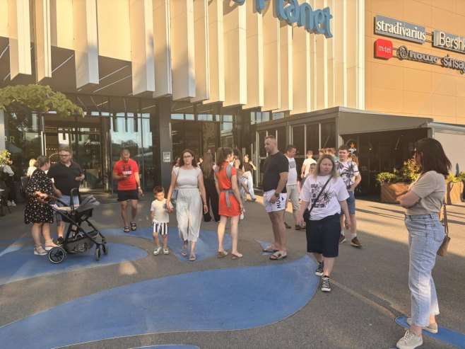 Zbog dima iz restorana: Evakuisan TC Delta u Banjaluci | BL Portal