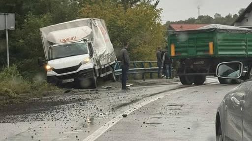 Sudar dva kamiona: Saobraćaj u potpunosti obustavljen | BL Portal